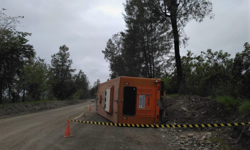 Bus Karyawan PT KPI Terguling di Jalan Tambang Mil 28 Freeport - Kabar ...